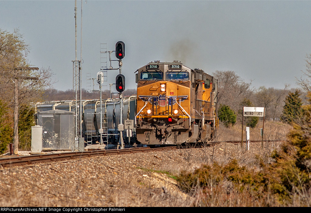 UP 5710 Leads KCT O-ALKC-30